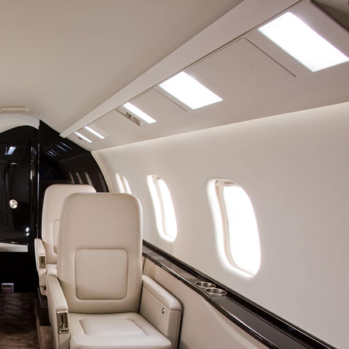Lear 60 and 60XR Jets Shine With PMA-Approved LED Cabin Lighting System ...